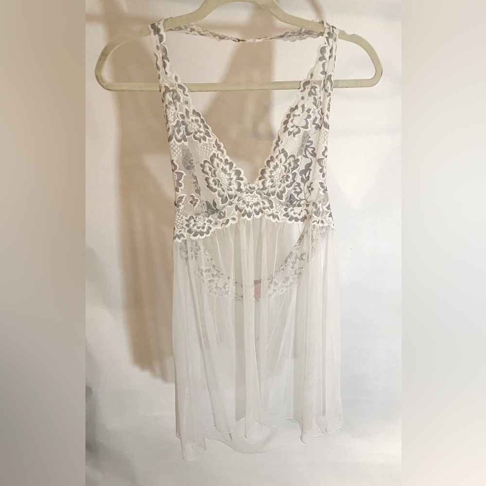 Victoria’s Secret Sheer White Lace Nightgown - Gem